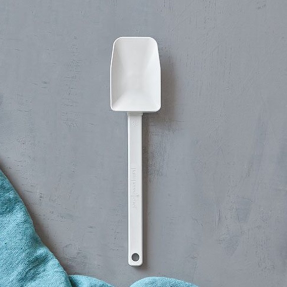 Pampered Chef | Kitchen | New Pampered Chef Small Mix N Scraper | Poshmark